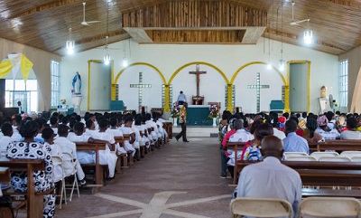Please stop leaving Mass early right after communion! - Graphic Online