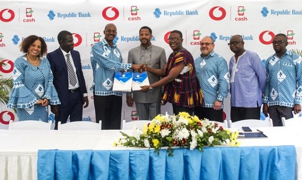 Republic Bank unveils partnership with Vodafone Ghana - Graphic Online