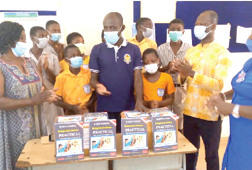 2020 Best Teacher undertakes educational projects - Graphic Online