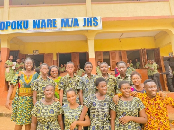 JHS students celebrate after BECE - Graphic Online