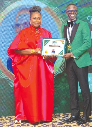 Dr Dotse receives philanthropic award - Graphic Online