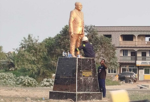 President Akufo-Addo’s statue at Effia-Nkwanta repaired - Graphic Online