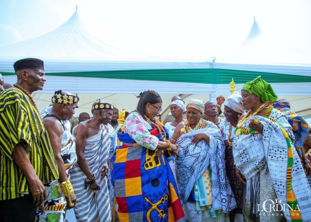 First Lady Lordina Mahama enstooled Nkosuohemaa of Akroso Asukawkaw ...