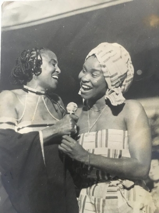 Queen Asabia Cropper reigns with kente headwear for 50 years - Graphic ...