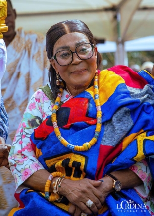 First Lady Lordina Mahama enstooled Nkosuohemaa of Akroso Asukawkaw ...