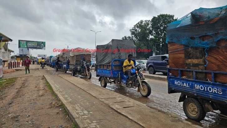 PHOTOS: How Accra west is managing solid waste disposal with 'aboboyaa ...