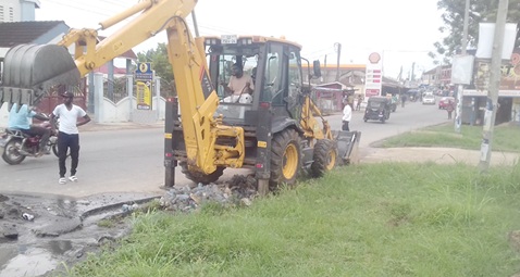 New Juaben South Assembly undertakes major desilting of drains ...